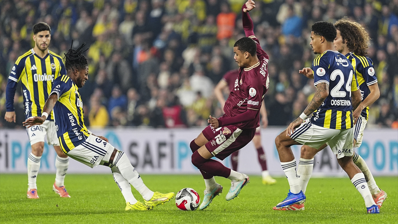 Fenerbahçe zirve yarışında yara aldı: 1-1